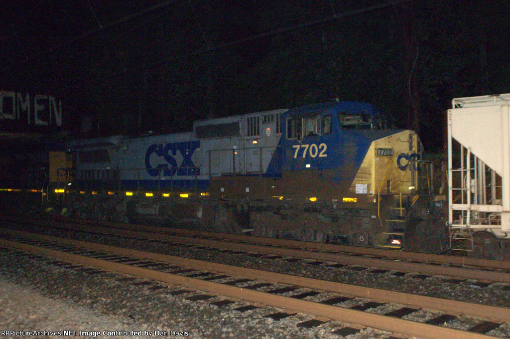 CSX C40-8W 7702 trails on Q438